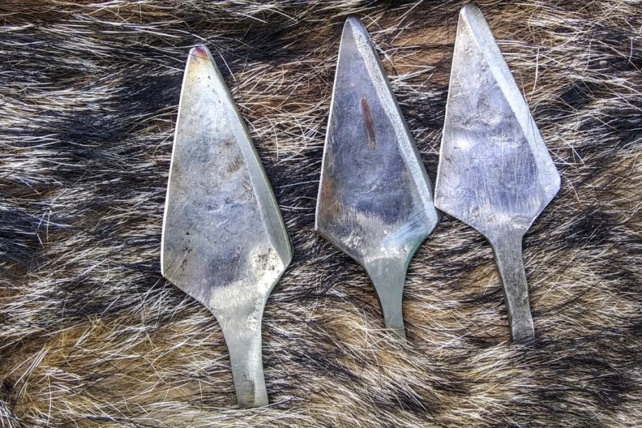 How to make Arrowheads? | Survival Gear Book